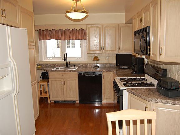 29 Muir Pl, New Rochelle, NY 10801 | Zillow