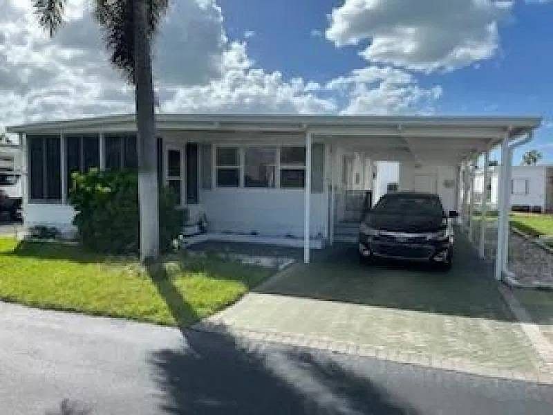 104 Pier J, Naples, FL 34112 | MLS #11468968 | Zillow