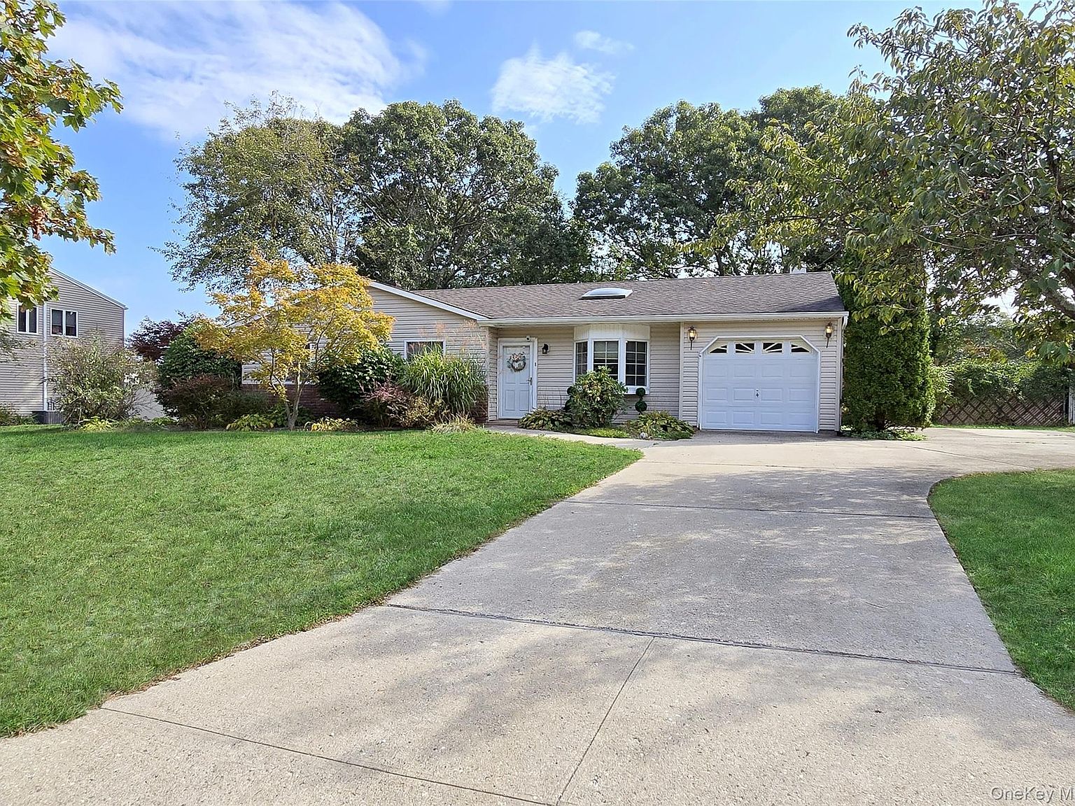 8 Gary Place, Selden, NY 11784 | Zillow