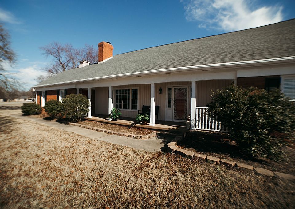 1424 Adams Ln, Henderson, KY 42420 | Zillow