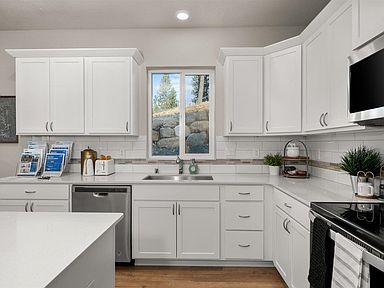 11922 N Greene St, Mead, WA 99218 | Zillow