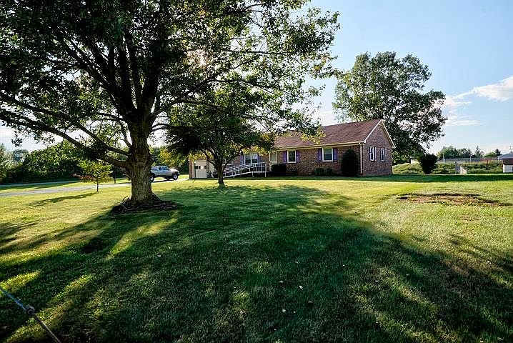 247 Tinkling Spring Rd, Fishersville, VA 22939 | Zillow