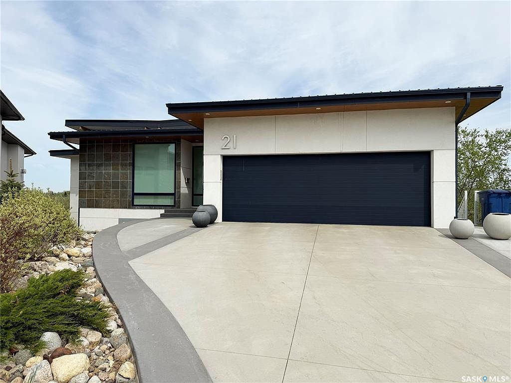 21 Copper Ridge WAY, Moose Jaw, SK S6H 4R1 | MLS #SK005576 | Zillow