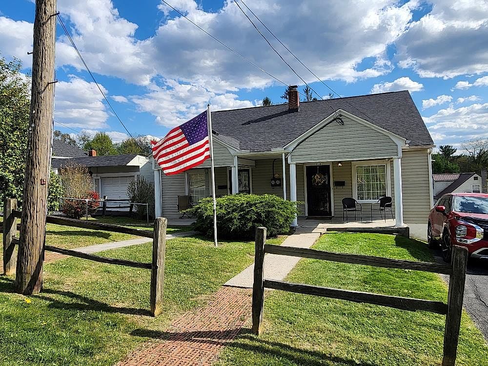 216/218 Ellison Ave, Beckley, WV 25801 | Zillow