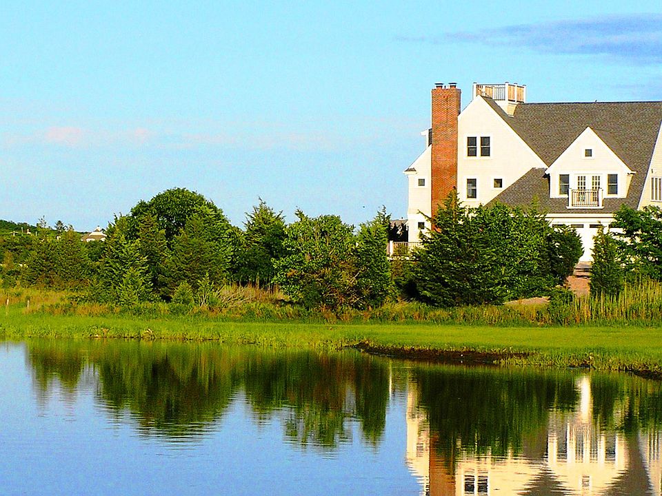 1112 Craigville Beach Rd, Centerville, MA 02632 | Zillow