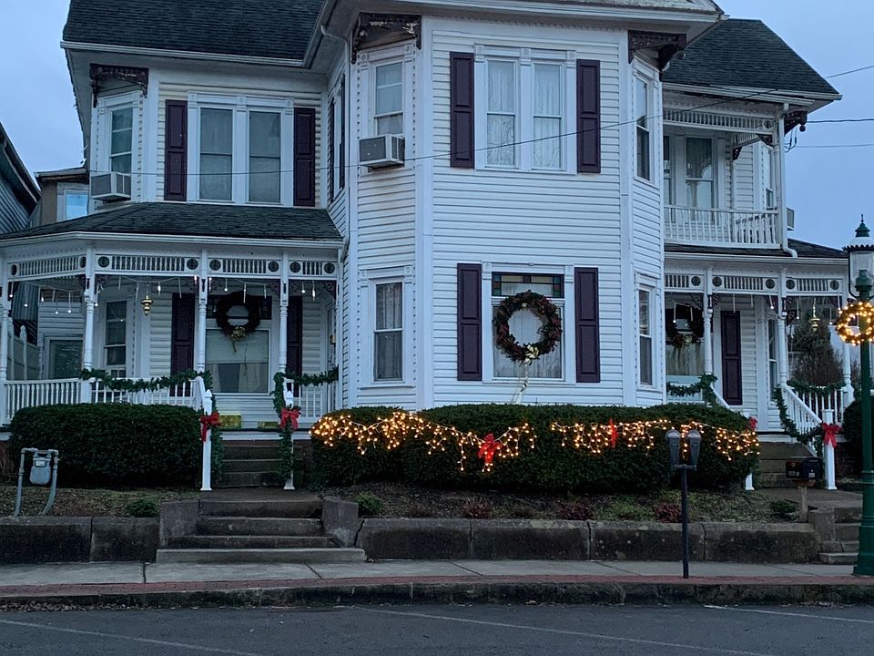 297 Main St, West Union, WV 26456 | Zillow