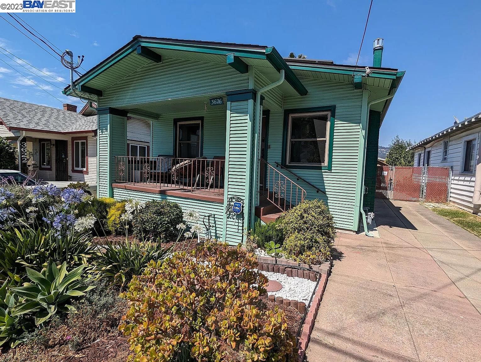 3626 Lyon Ave Oakland Ca 94601 Zillow