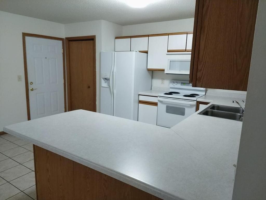 708 Angel Ct APT 4, Holmen, WI 54636 | Zillow