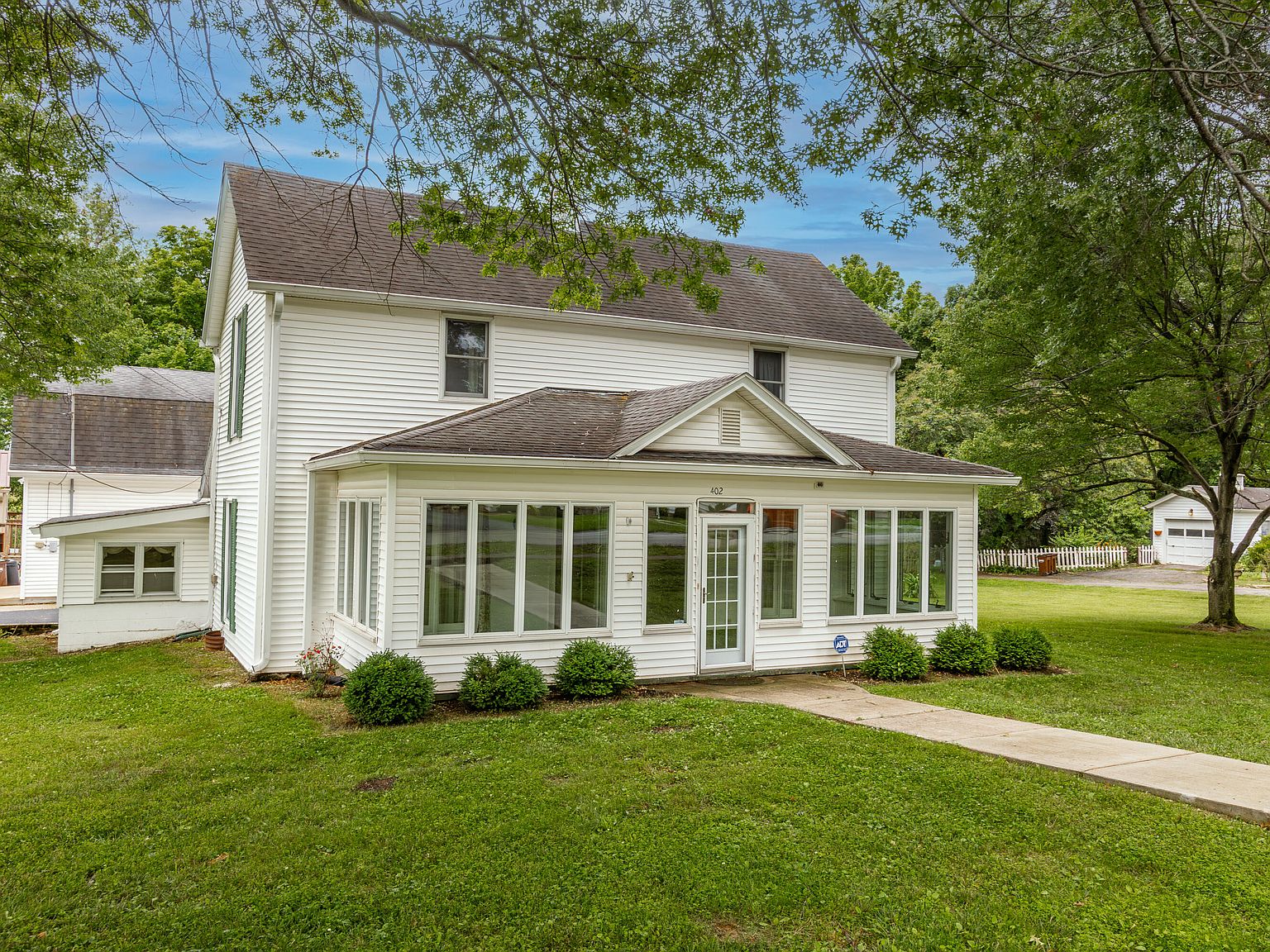 402 W Main St, Burgin, KY 40330 | Zillow