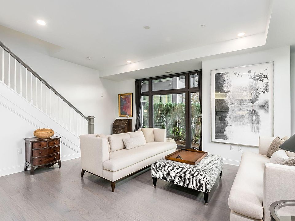 250 W Spring St Columbus OH | Zillow