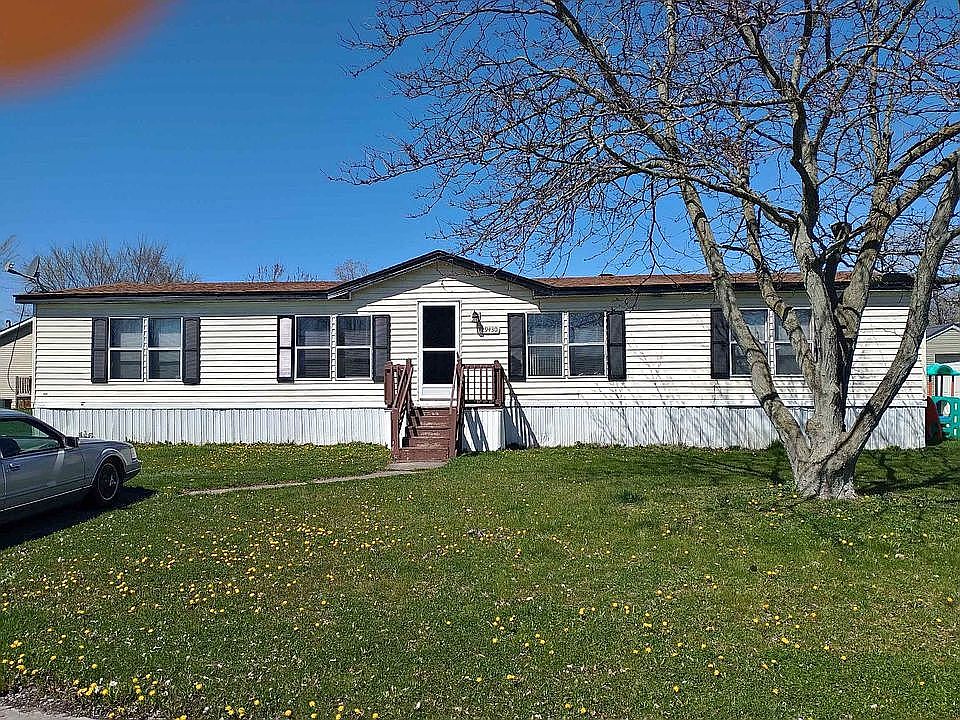 29430 Elm St, Flat Rock, MI 48134 | Zillow