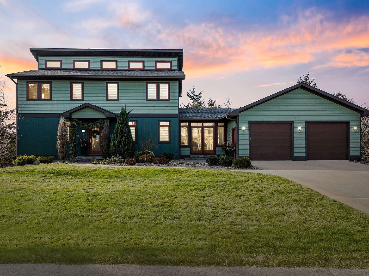 17419 Emerald Dr Dubuque Ia 52002 Zillow