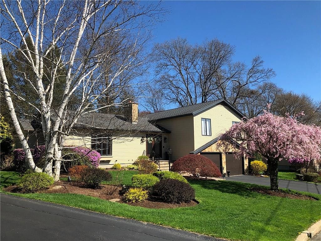 46 Forest View Dr, North Providence, RI 02904 | Zillow