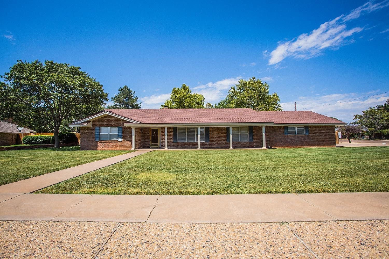 900 W Mississippi St, Floydada, TX 79235 | Zillow
