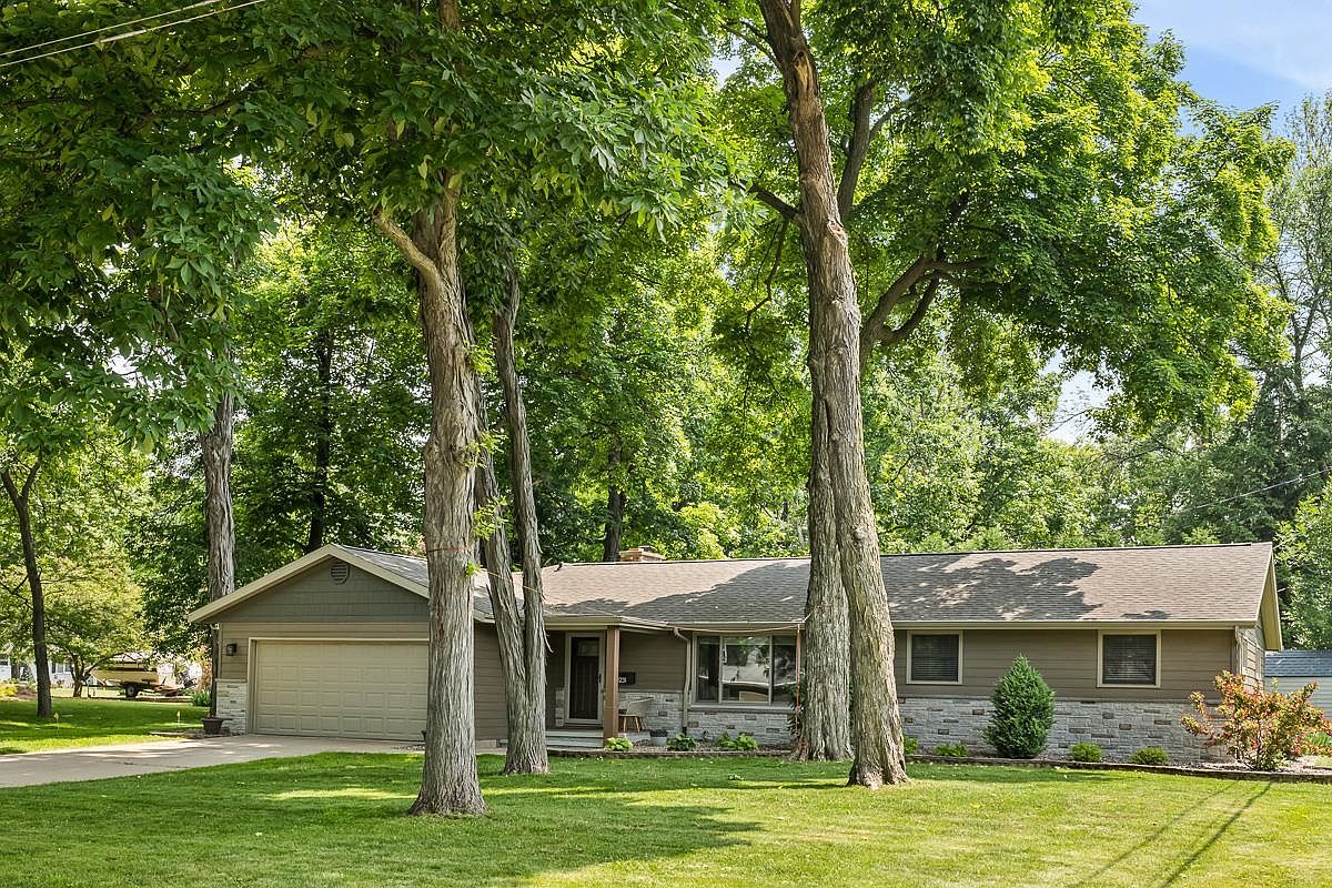 1231 E Hanson Dr, Appleton, WI 54915 | Zillow