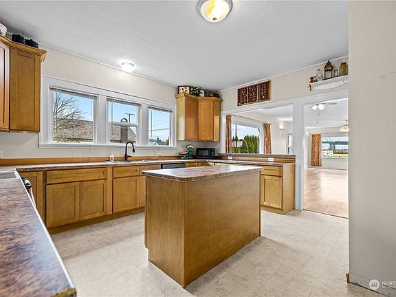 1919 Riverside Ave, Hoquiam, WA 98550 | MLS #NWM2028461 | Zillow
