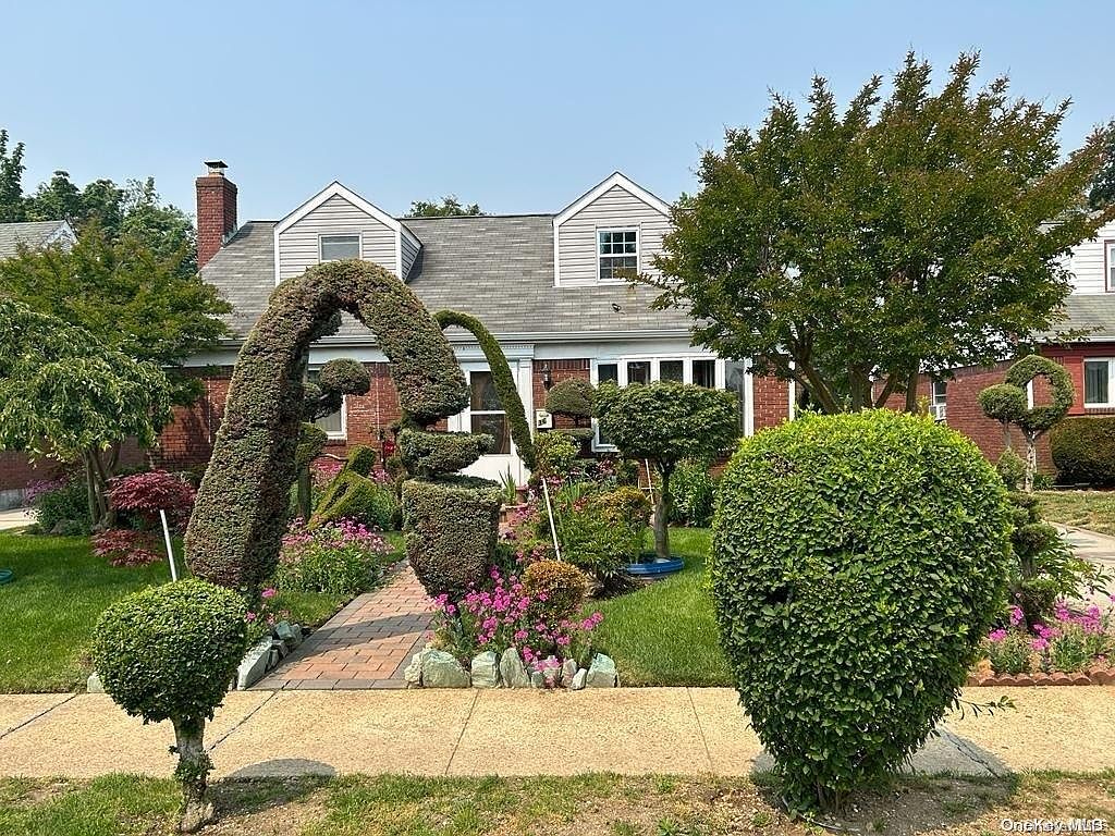 36 Koeppel, Hempstead, NY 11550 | Zillow