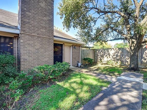 13810 Hollowgreen Dr #323/21, Houston, TX 77082 | Zillow
