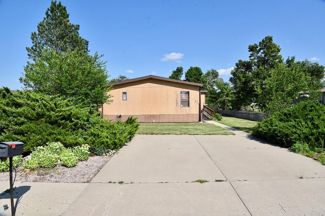710 S Polk Ave, Pierre, SD 57501 | Zillow