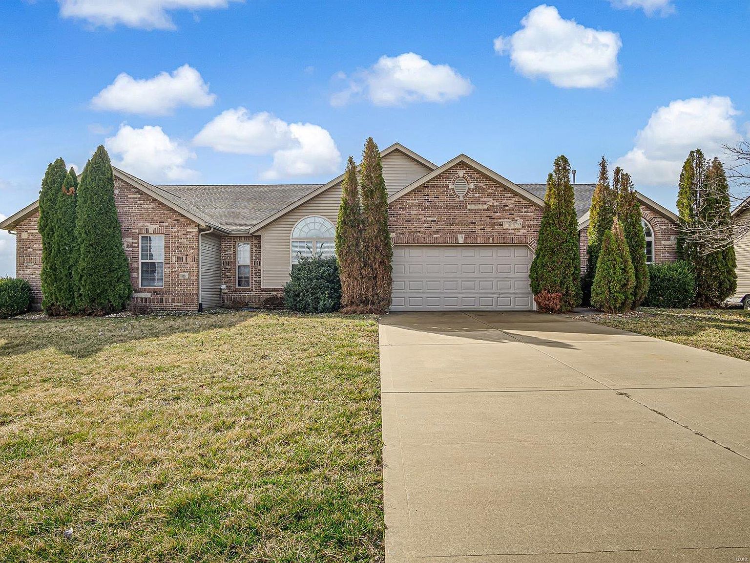 110 Field Crossing Dr, Highland, IL 62249 | Zillow