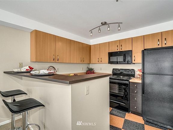 4020 Aurora Ave N APT 302, Seattle, WA 98103 | Zillow