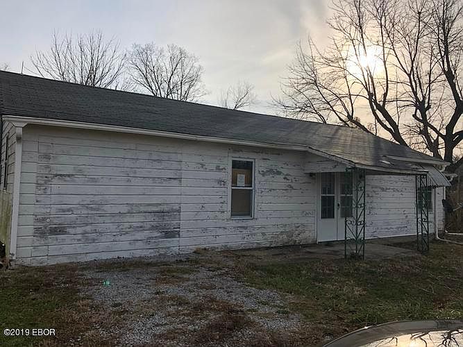 496 S Locust St, Richview, IL 62877 | Zillow