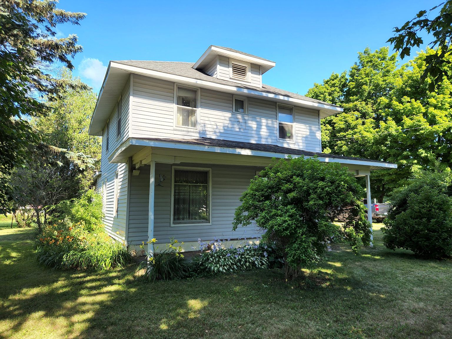 9543 Whitbeck Rd, Montague, MI 49437 | Zillow