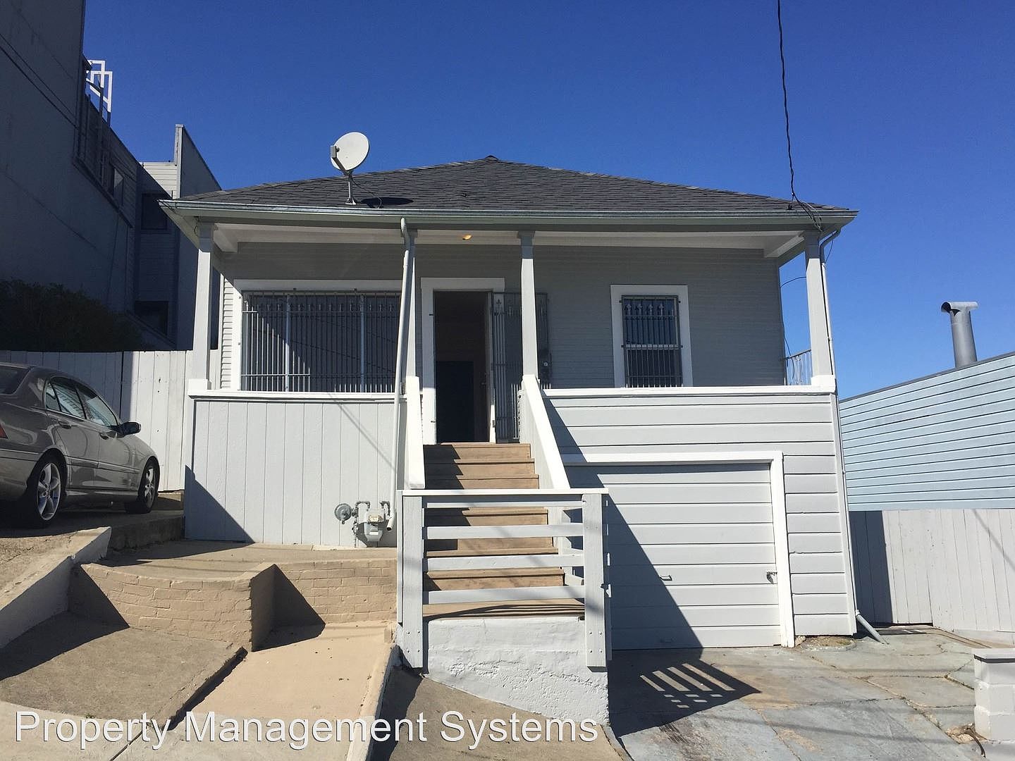 2924 Griffith St, San Francisco, CA 94124 | Zillow