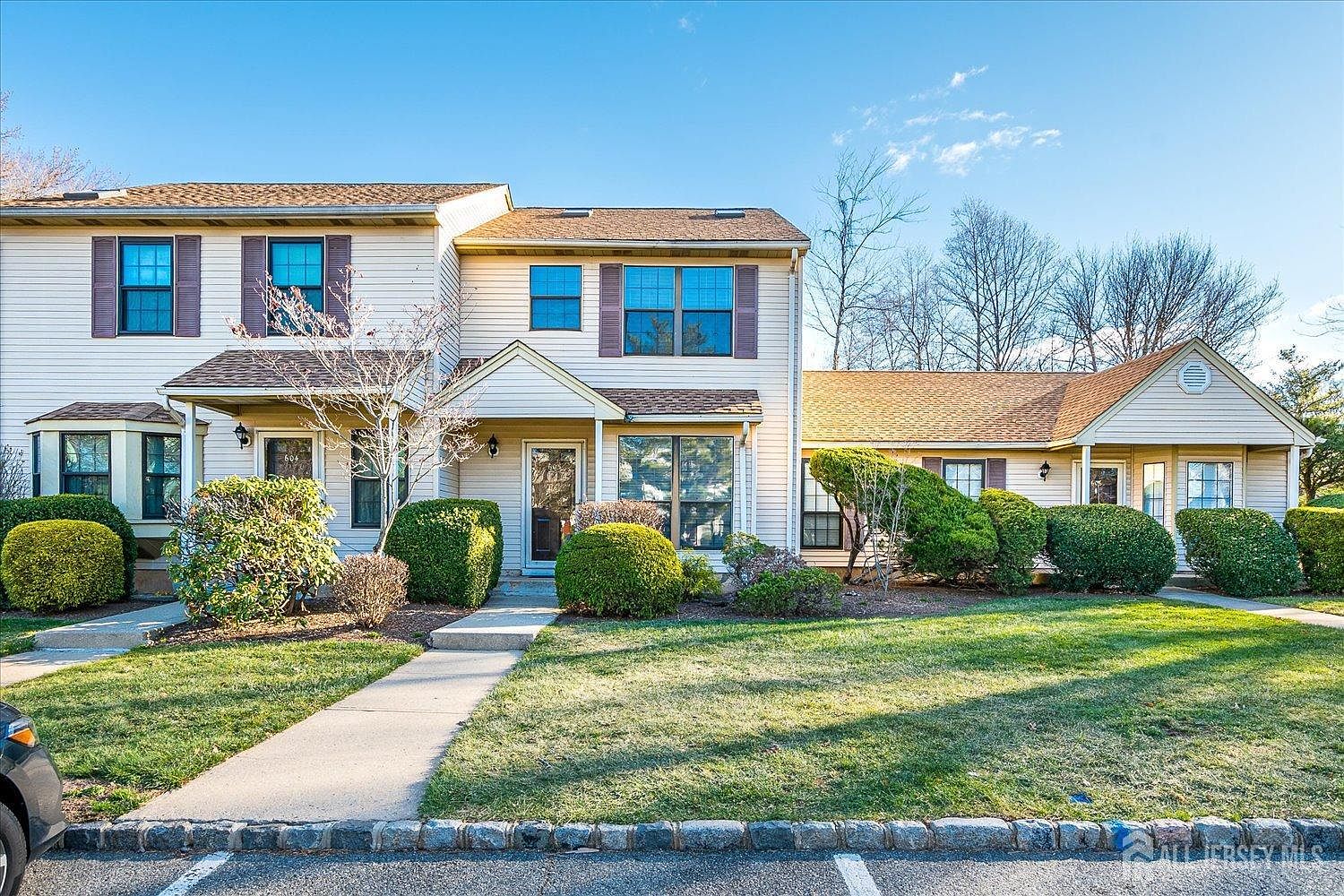 605 Maplecrest Rd W, Edison, NJ 08820 | Zillow