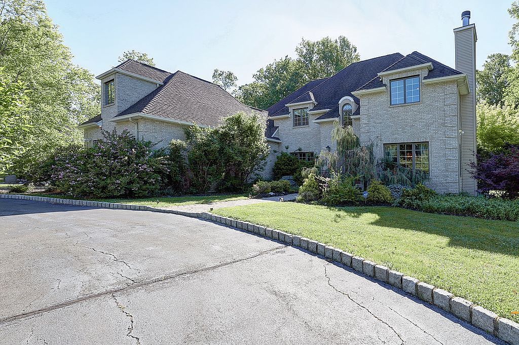 25 Coe Farm Rd, Montebello, NY 10901 | Zillow