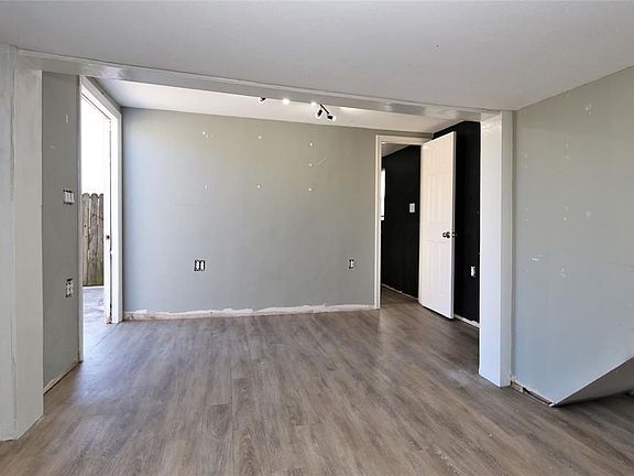 7828 Scott St, Houston, TX 77051 | Zillow