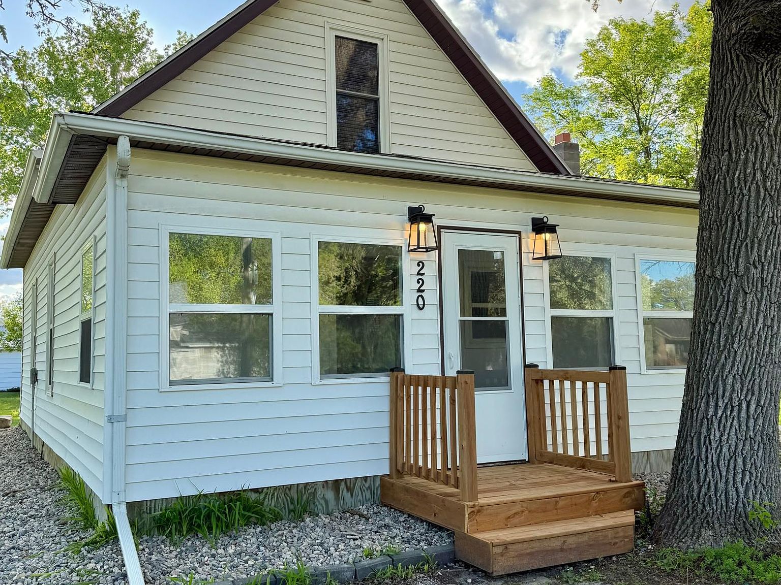 220 Minnesota St N, Plummer, MN 56748 | Zillow