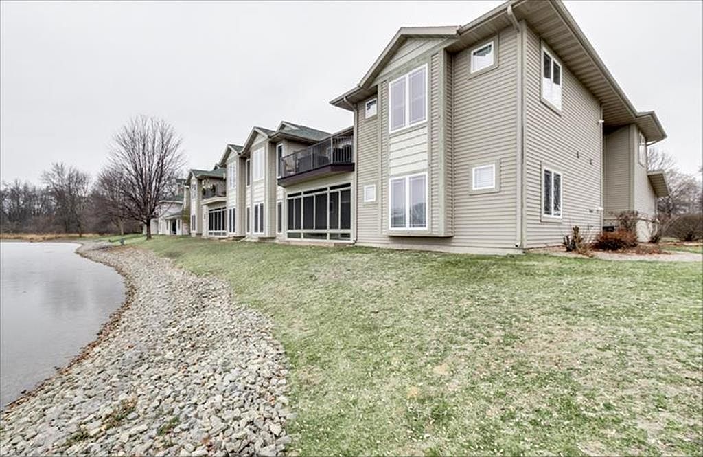 802 Mallard Way #802, Marinette, WI 54143 | Zillow