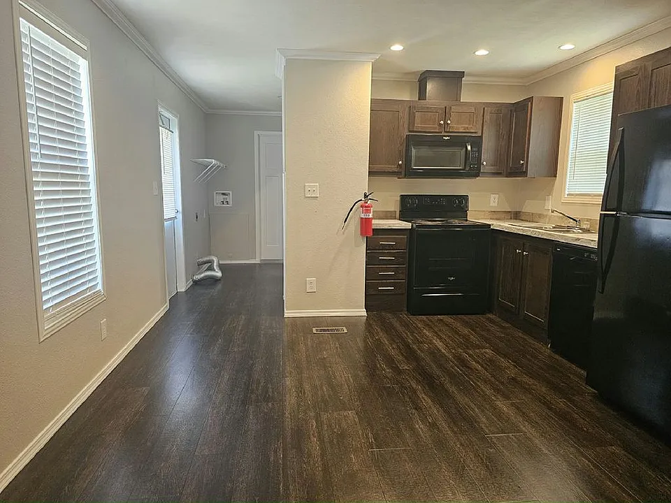 Redwood Estates - 5108 De Soto Ct S Fort Worth TX | Zillow