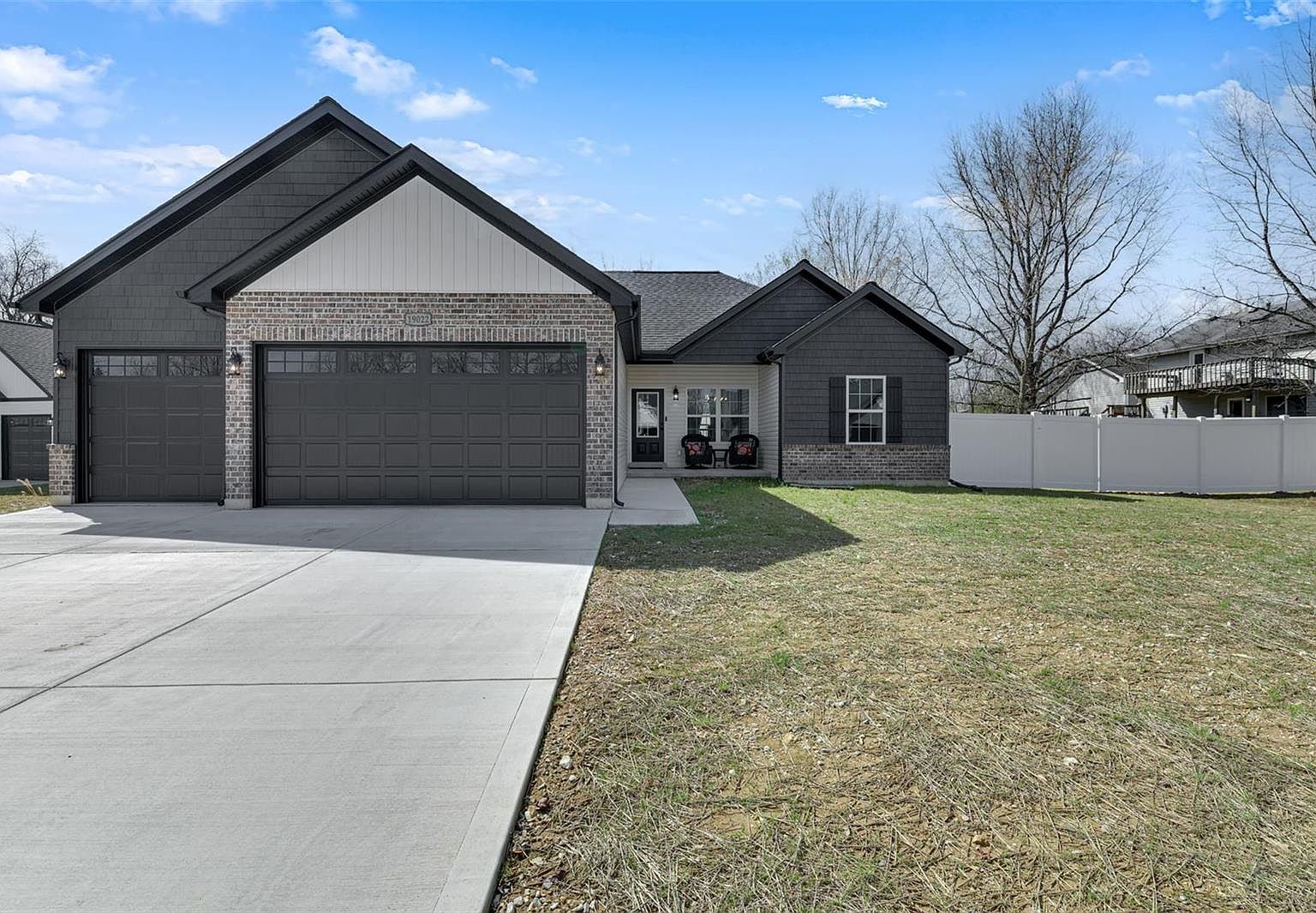 19022 Pinckney Manor Ct, Warrenton, MO 63383 | Zillow