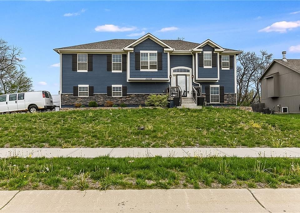 20062 W 220th Ter, Spring Hill, KS 66083 | MLS #2429137 | Zillow