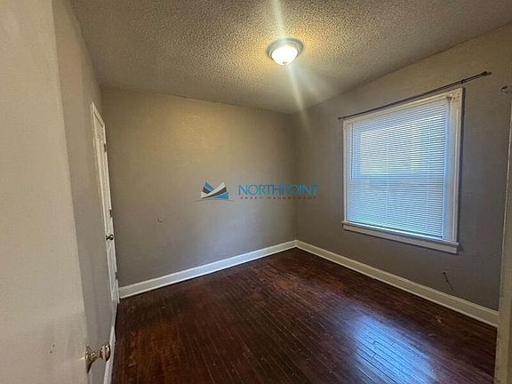 604 1/2 Lowell Ave, Kansas City, KS 66101 | Zillow