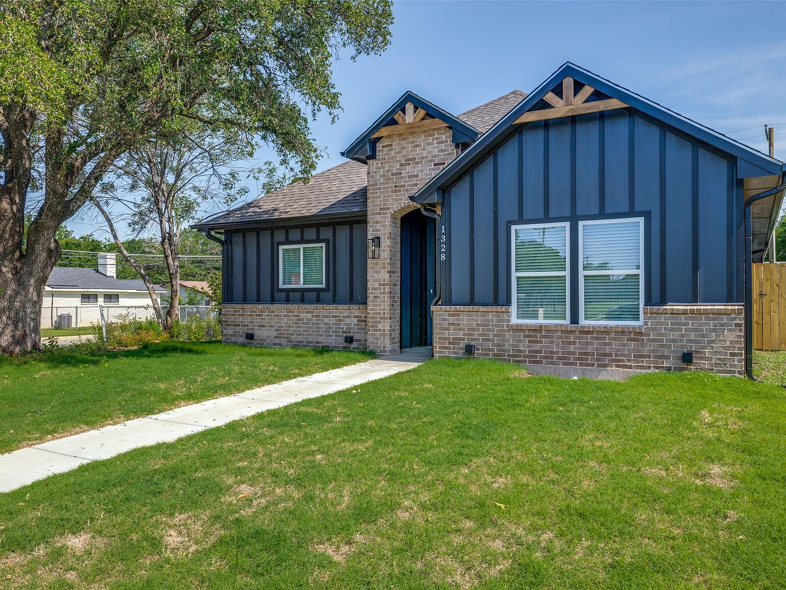 1328 Glasgow Rd, Fort Worth, TX 76134 | Zillow