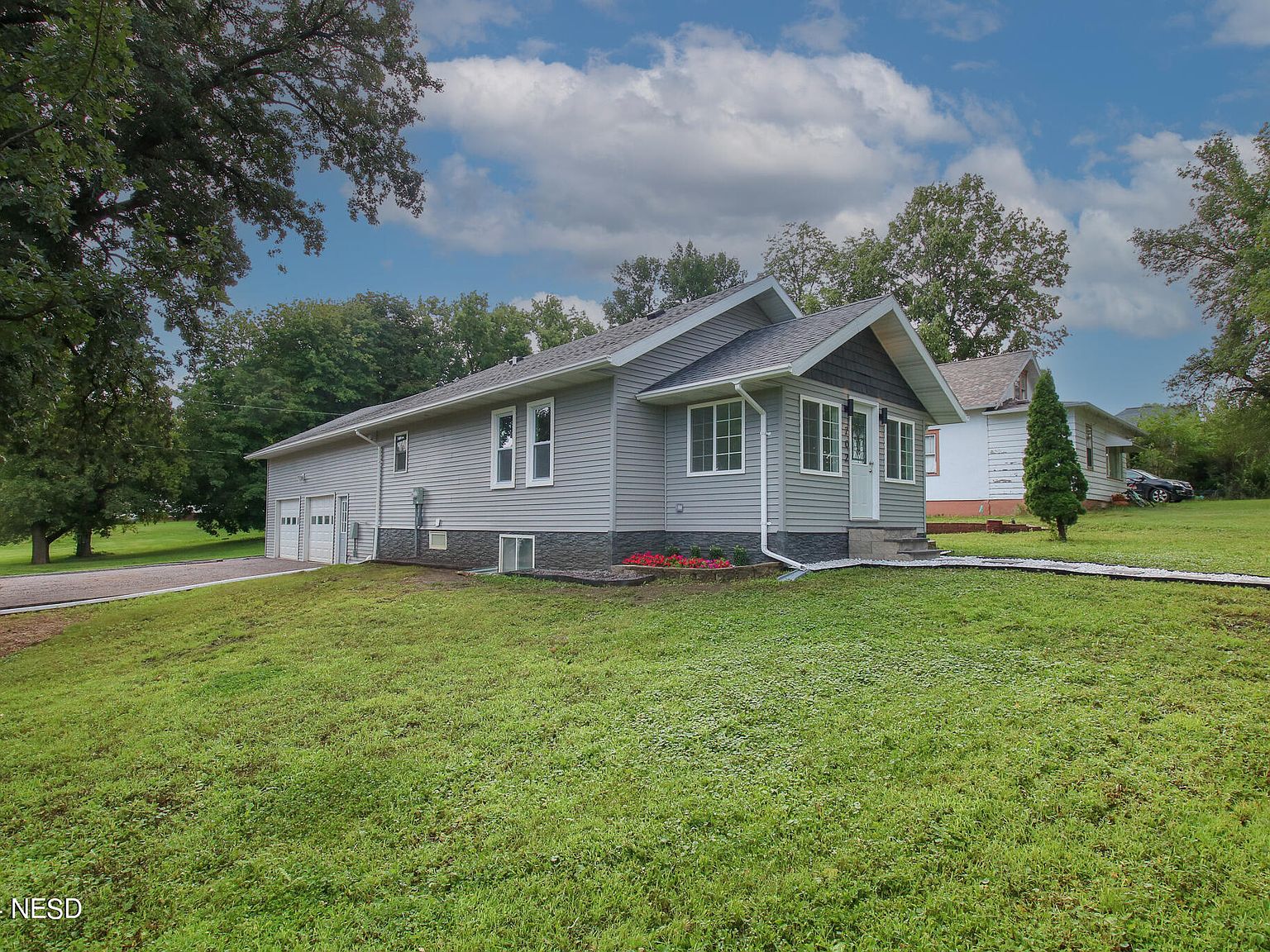 202 S Main St, Stockholm, SD 57264 | Zillow