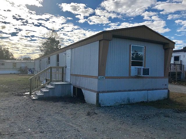 124 Lloyd St, Holly Ridge, NC 28445 | Zillow