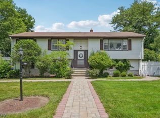 89 Circle Dr, Paramus, NJ 07652 | MLS #3981608 | Zillow