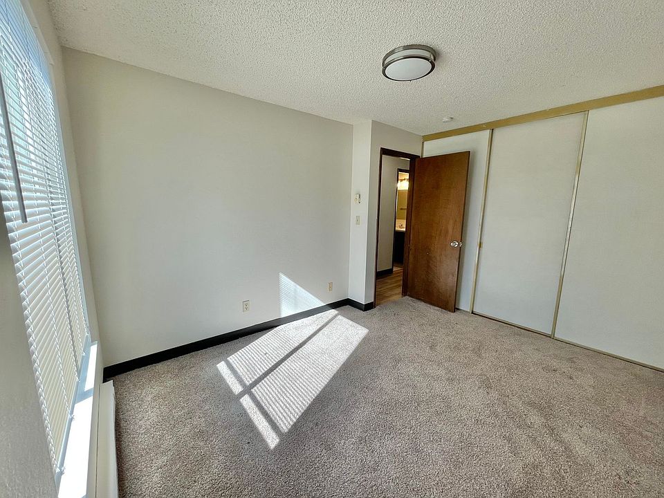 Jukela Apartments - 18524 Linden Ave N Shoreline WA | Zillow
