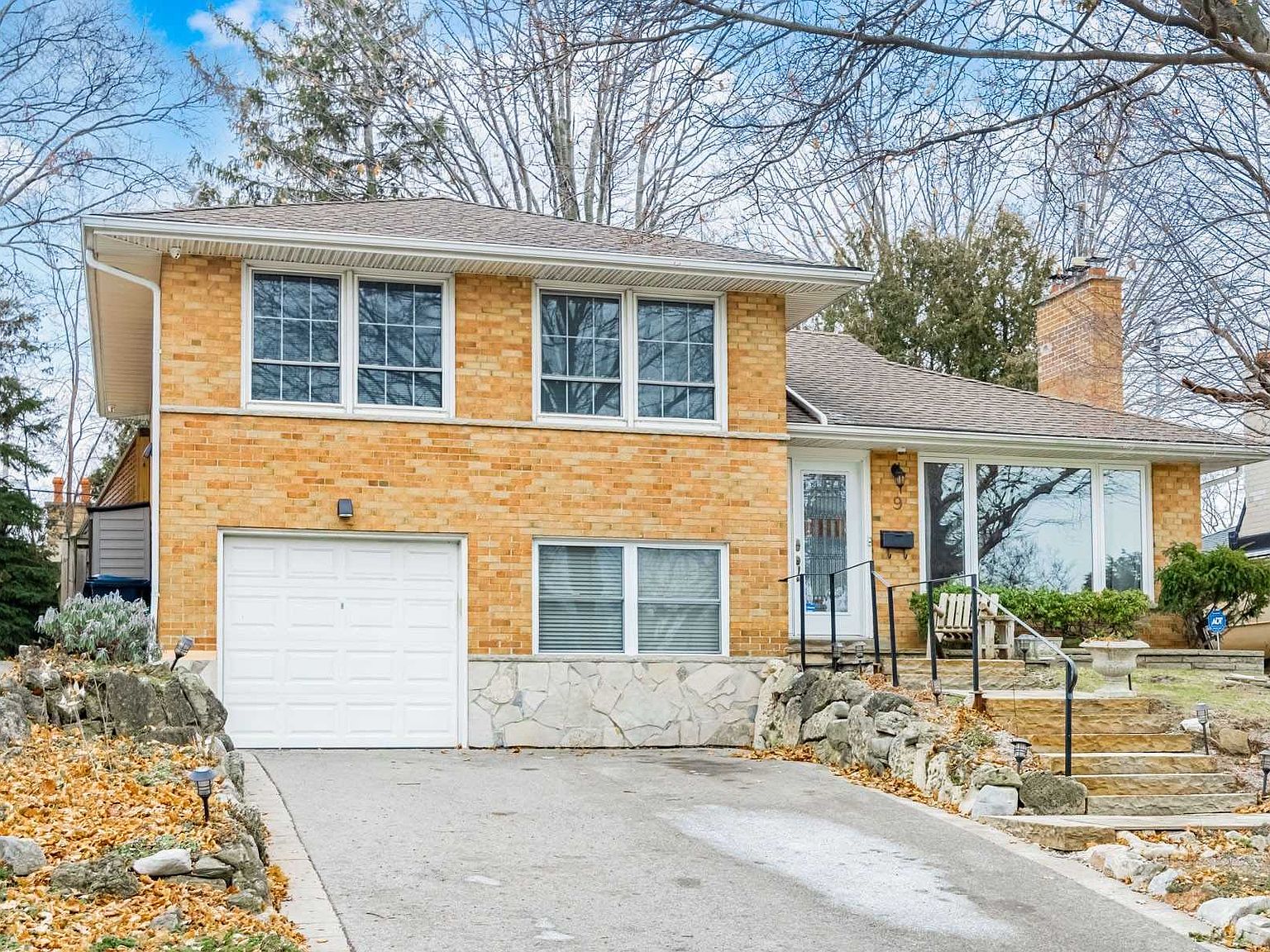 9 Dalegrove Cres, Toronto, ON M9B 6A5 | Zillow
