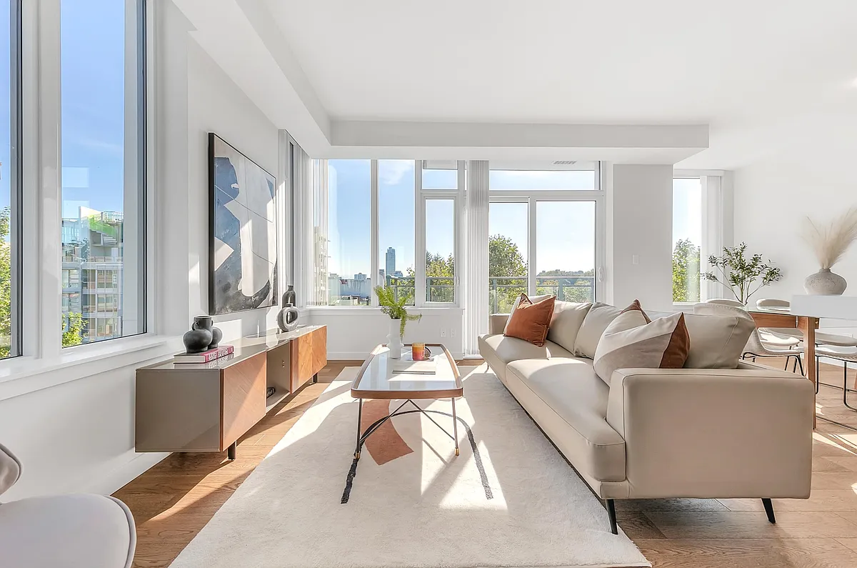 2565 Maple St Apt 602, Vancouver, BC V6J0C8 | HotPads
