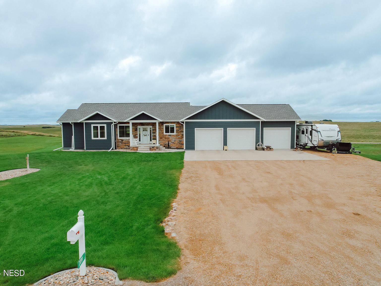 2099 W Boulder Ridge Dr, Watertown, SD 57201 | Zillow