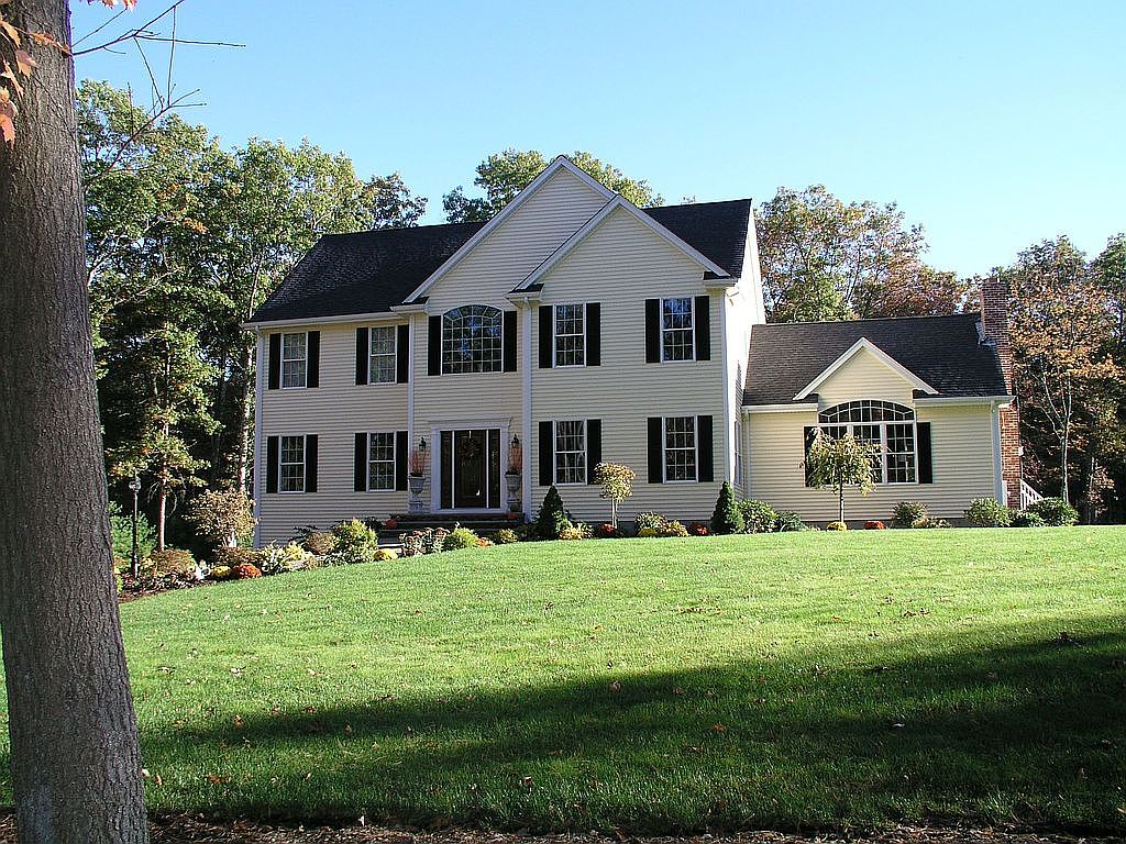 10 Fales Rd, Plainville, MA 02762 | Zillow