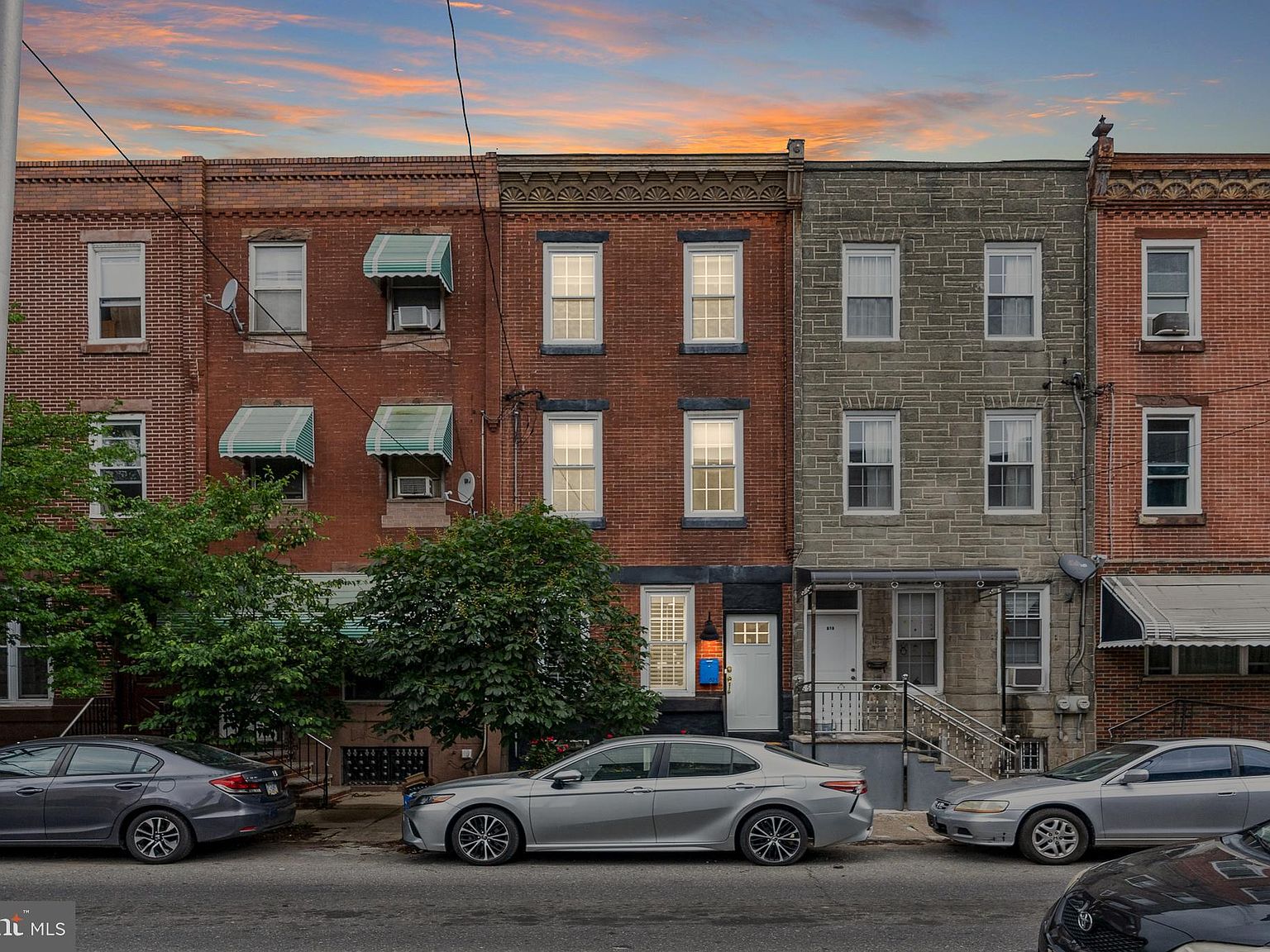 821 Reed St, Philadelphia, PA 19147 | Zillow