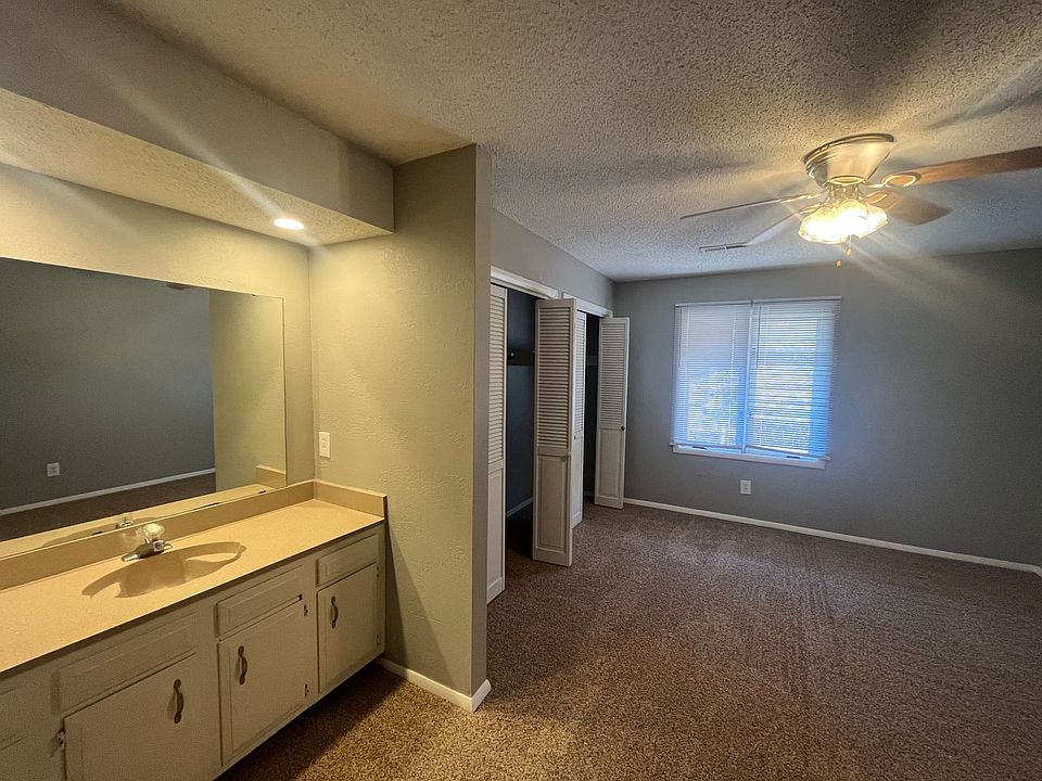 1235 E GUINEVERE ST Springfield MO | Zillow