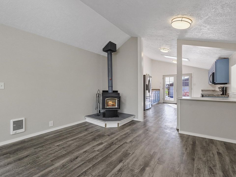 7717 N Altamont St, Spokane, WA 99217 | Zillow