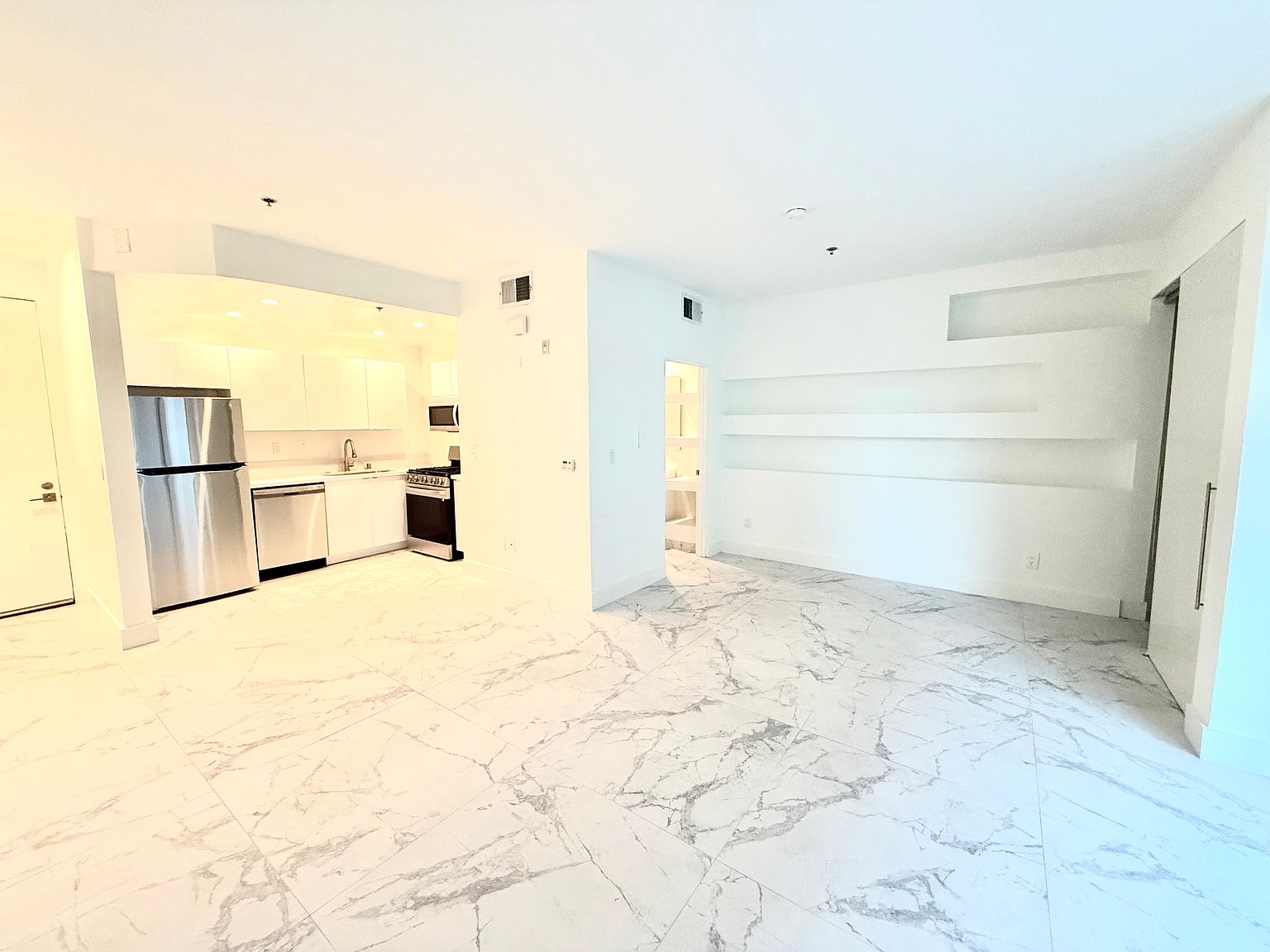 8811 Burton Way #B-216, Los Angeles, CA 90048 | Zillow